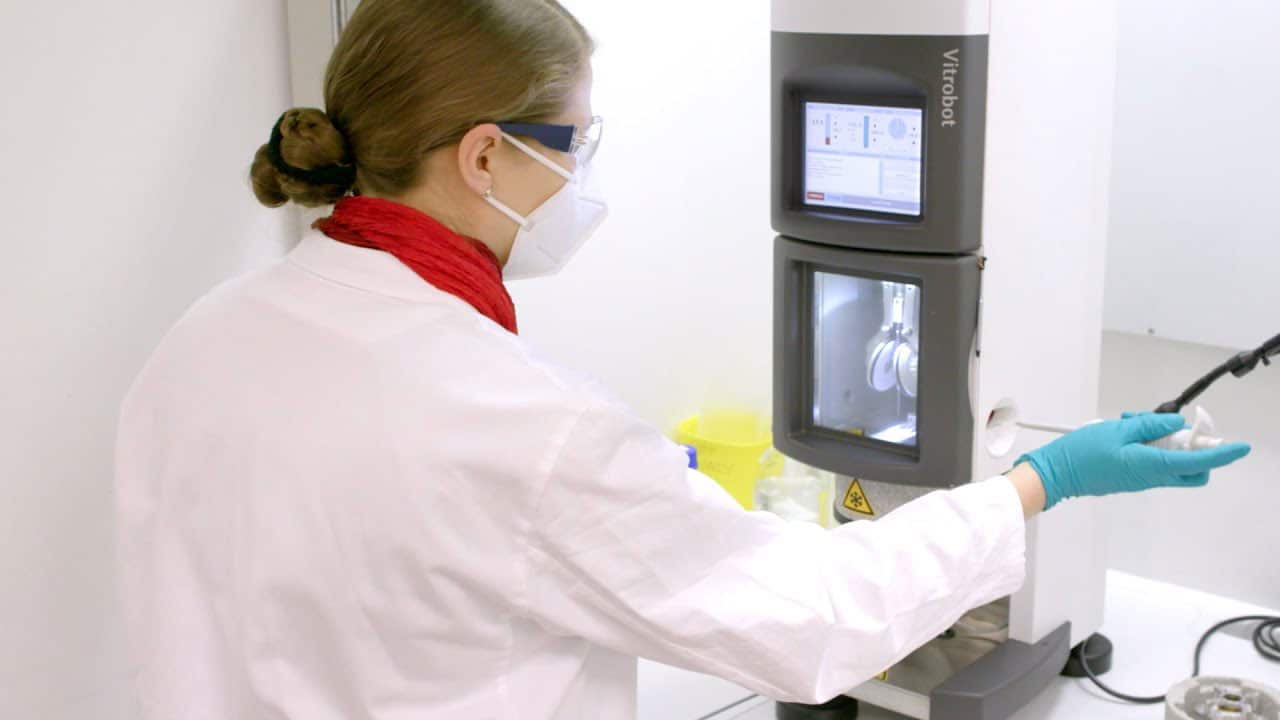 Cryo-Electron Tomography - Asa Andrew